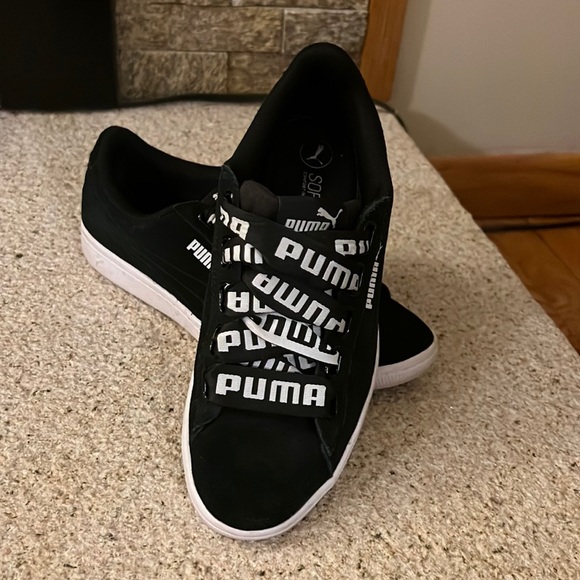 Puma | Shoes | Puma Black Suede Ribbon Tie Sneakers Gently Used Size 7 ...